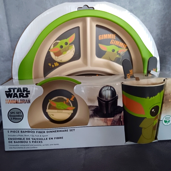 Disney | Other | Nwt Disney Star Wars The Mandalorian Dinnerware Set ...